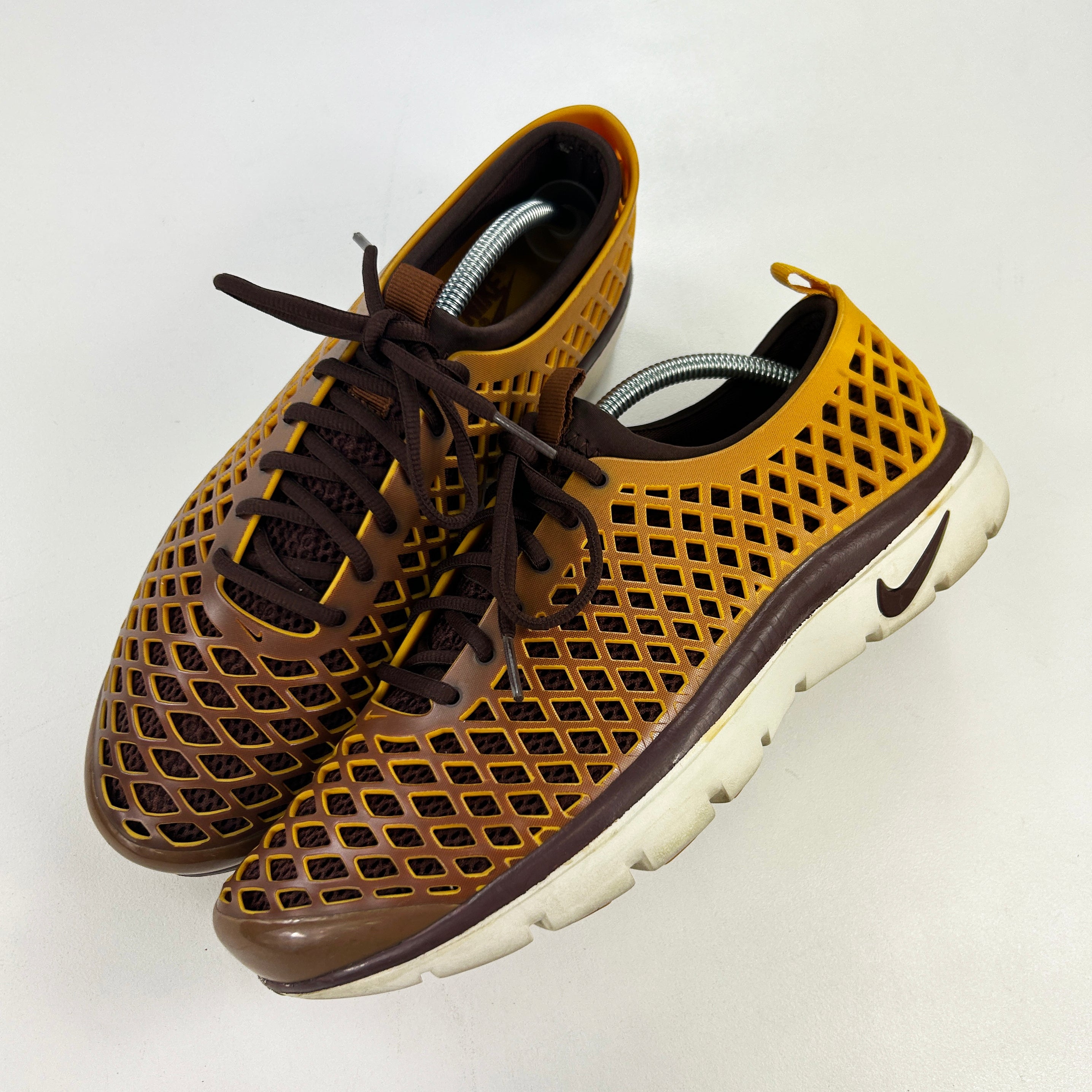 Rejuven8 [2008] – Nike Server/Server Shop